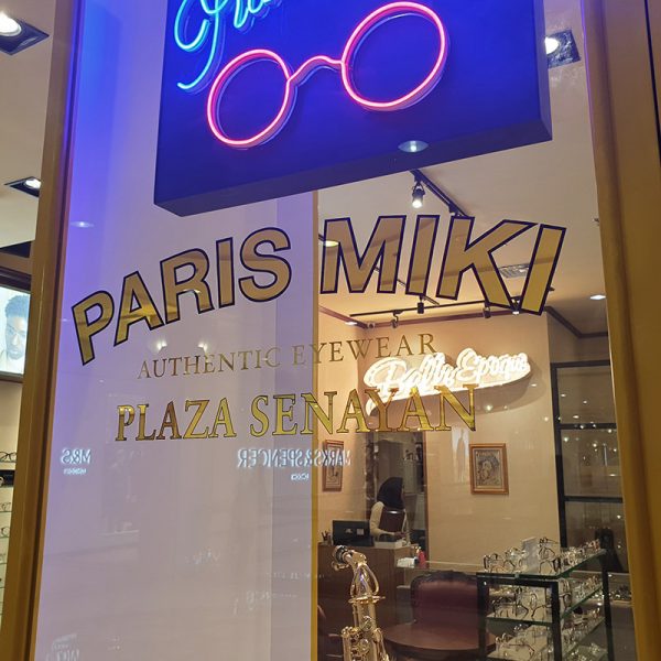 Paris Miki Window Gilding | Eindraw Lettering And Signs